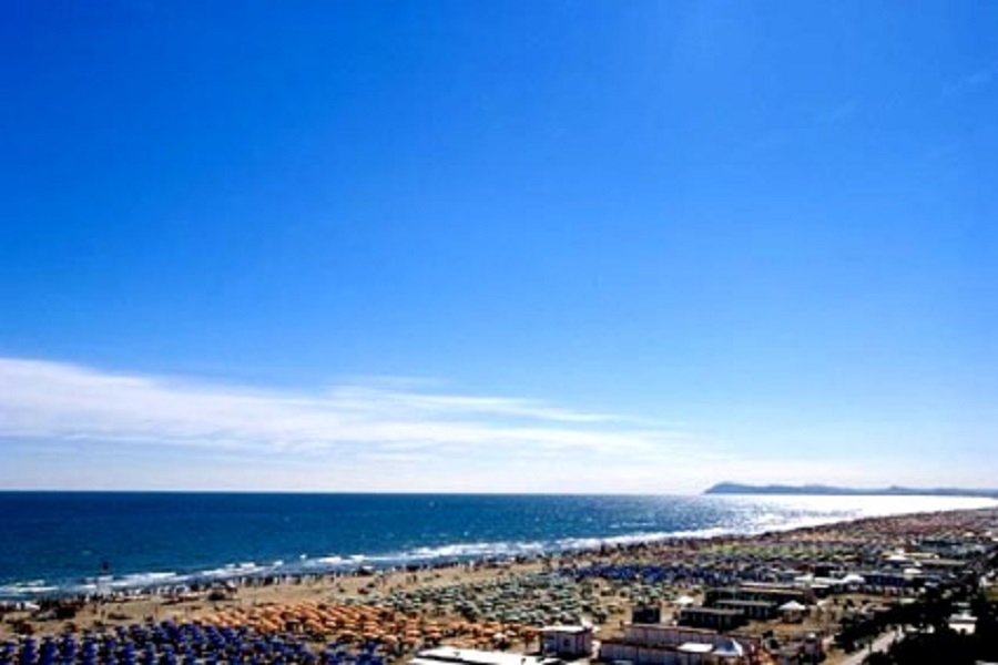 401AL Riccione Alba Mare Hotel di 58 Camere a 50 m dalla Spiaggia ...